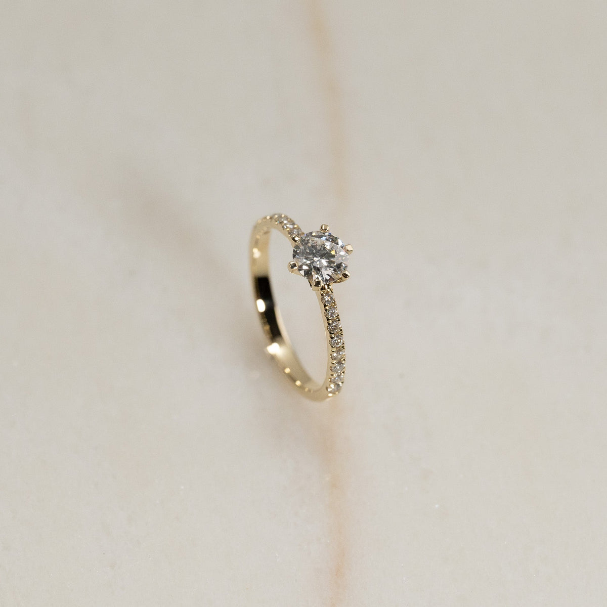 CLASSIC ALLIANCE 6-PRONG DIAMOND RING - 0.9ct - YG – Sisi Copenhagen