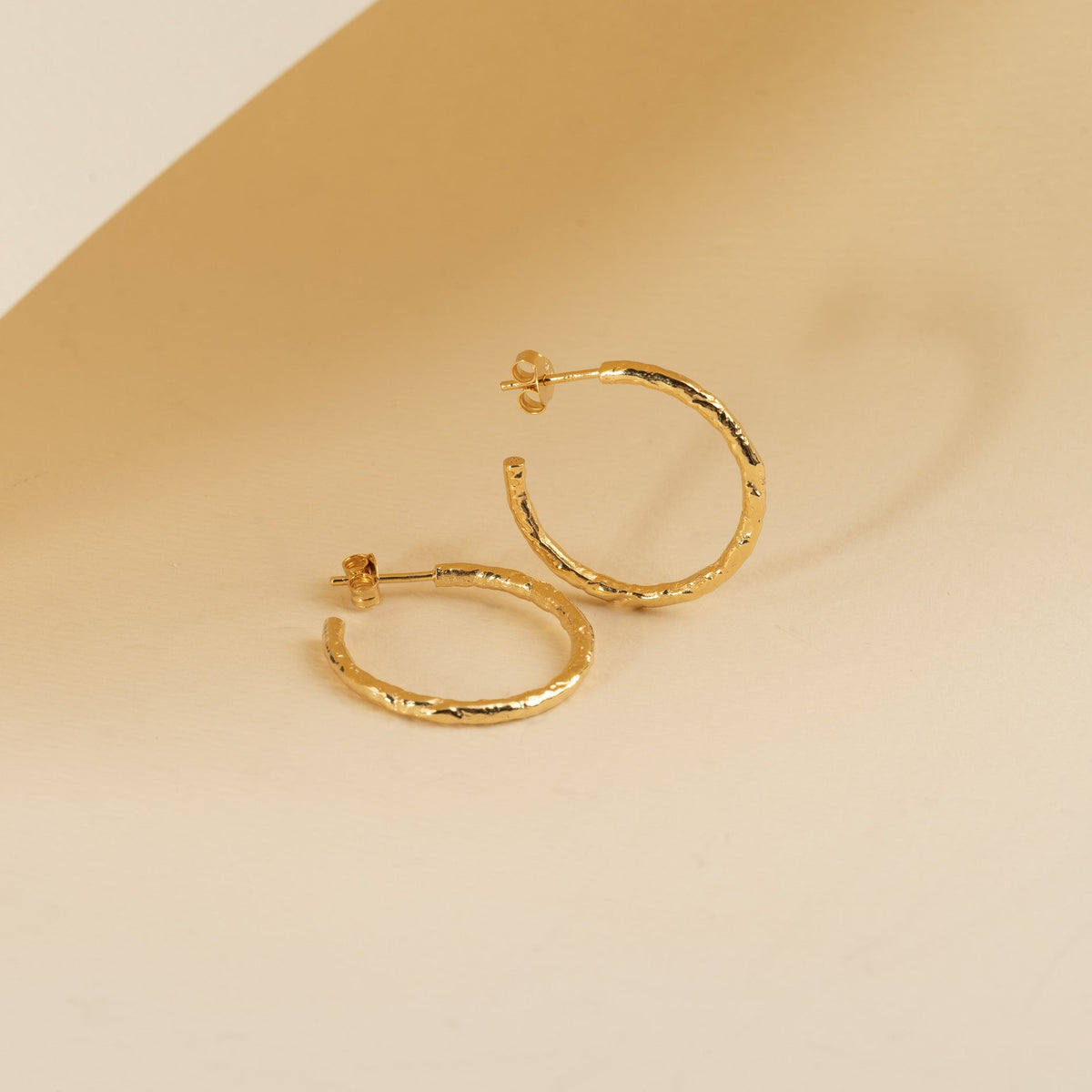 ELMA LARGE GOLDEN CREOL EARRING – Sisi Copenhagen